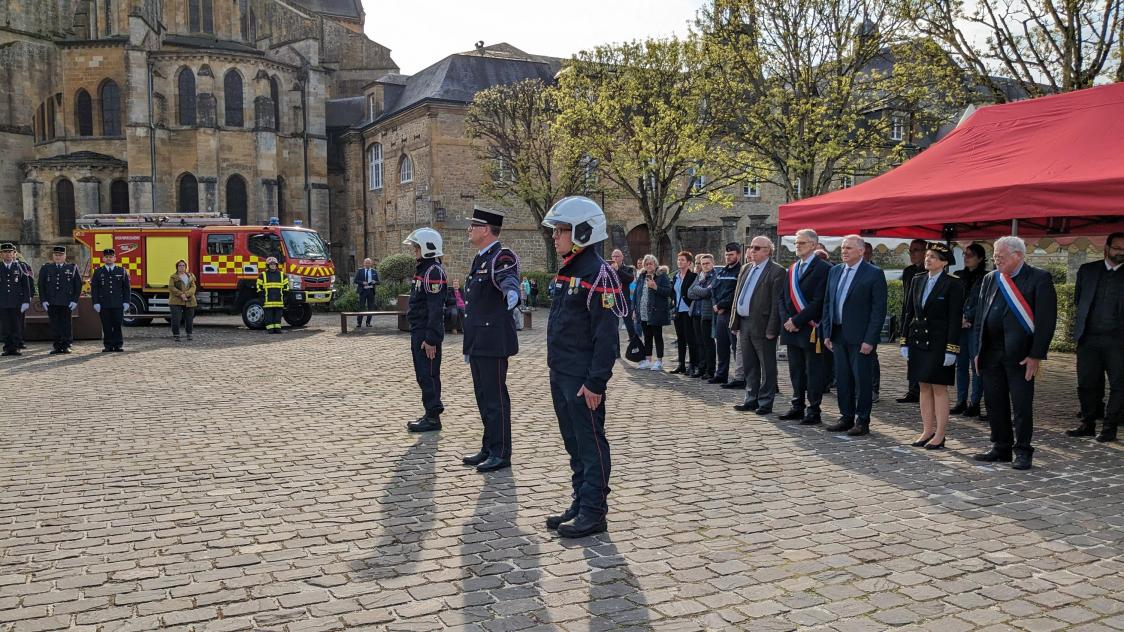 PHOTOS. La caserne des pompiers de Mouzon change de commandant