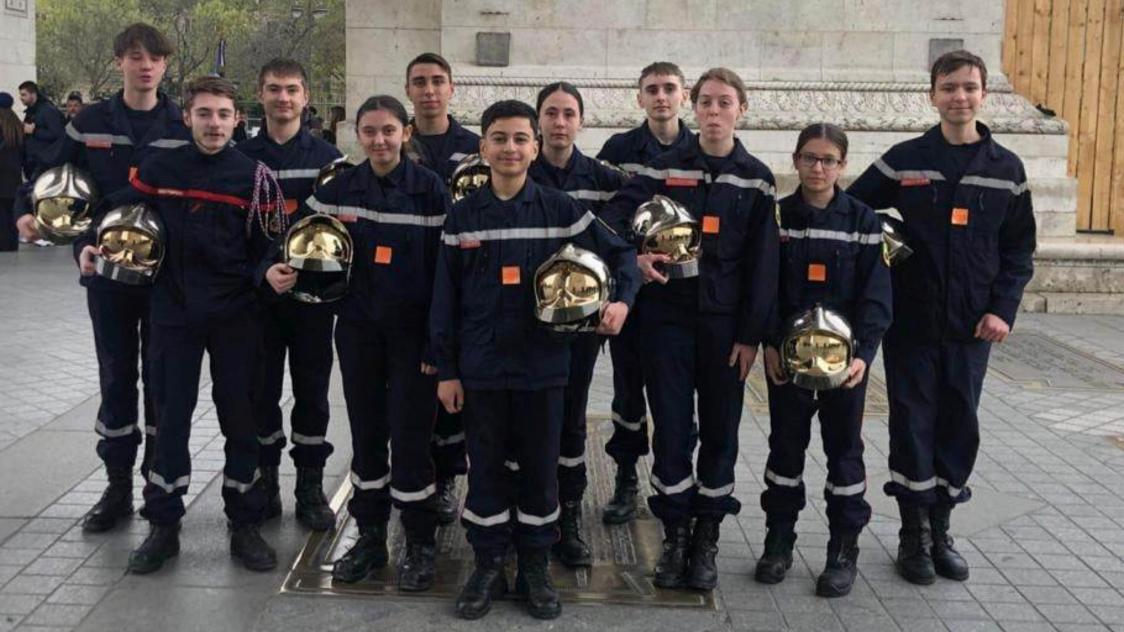 Les jeunes pompiers de Revin à Paris