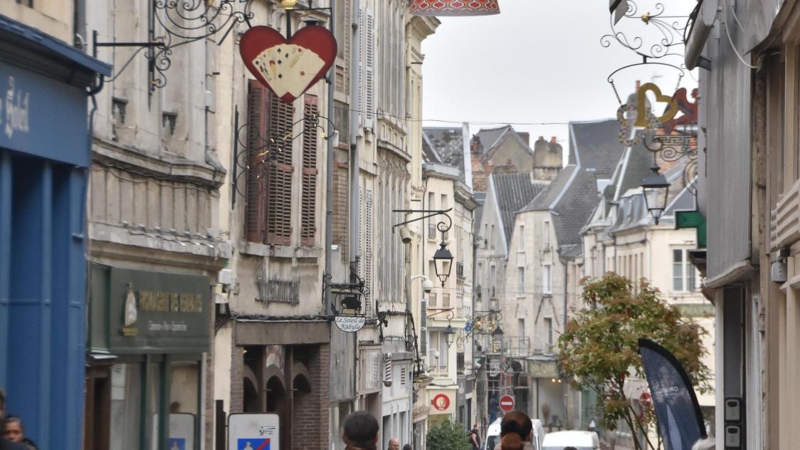 Rubans et abat-jour font leur retour en ville haute à Laon