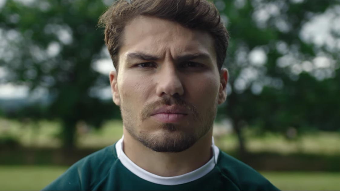Volvic: 23 ans après Zidane, Antoine Dupont rejoue la publicité culte