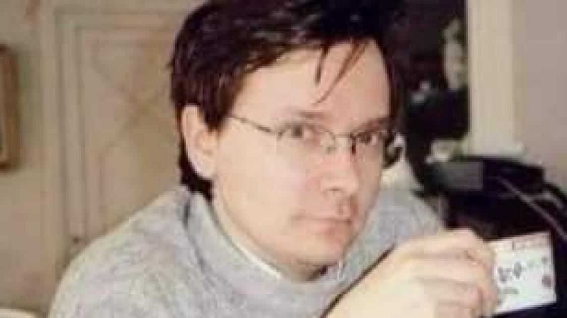 Attaque au couteau dans un lycée d’Arras : le professeur décédé «était ...