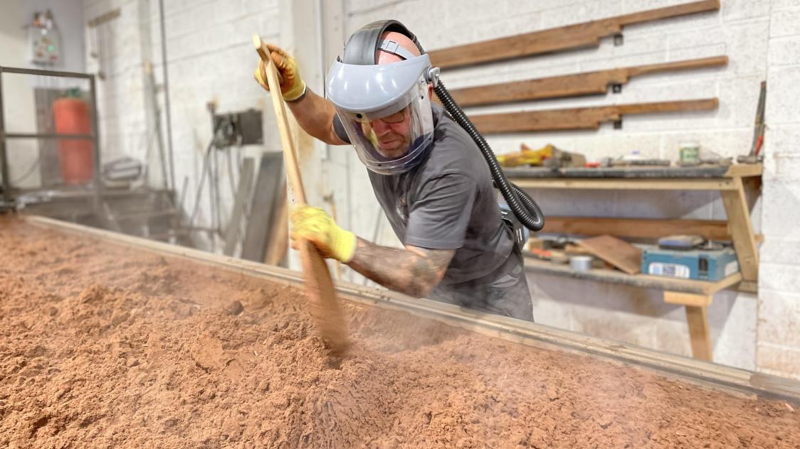 Le plomb des cathédrales de Reims, Soissons et Paris recoulé en ...