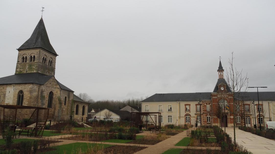 Le nouveau visage de la place de la Mairie à Bazancourt