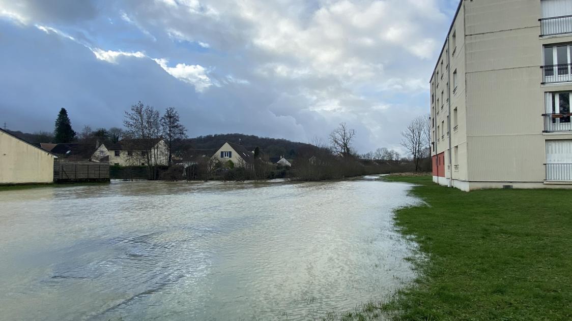 Les images des inondations près de Charleville-Mézières
