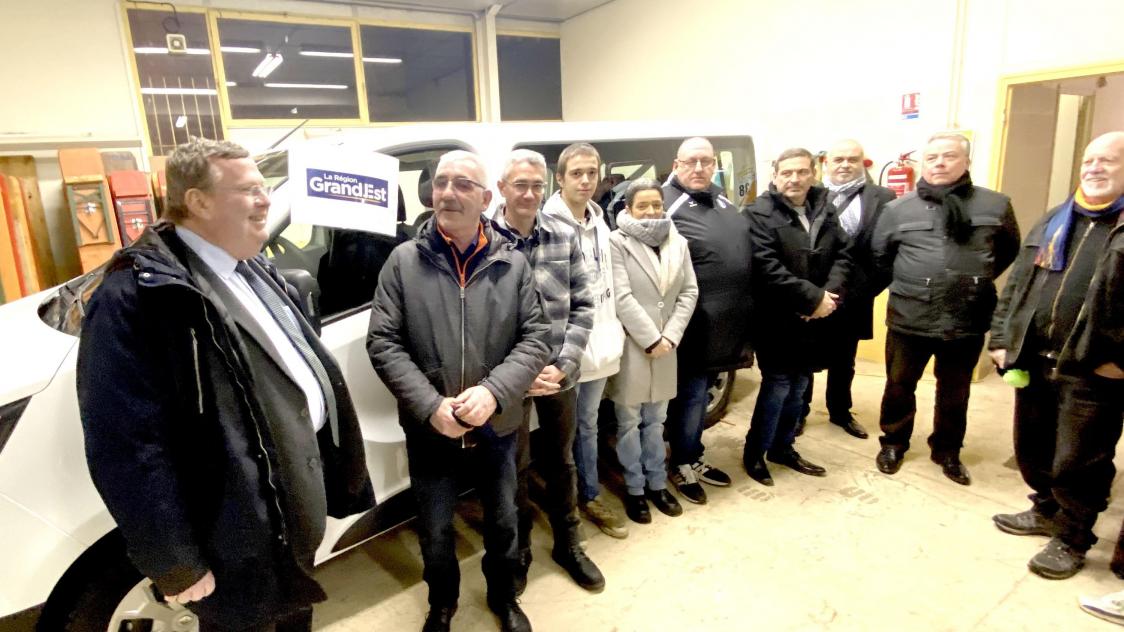 Un véhicule à l’accent européen pour le comité des fêtes de Mouzon