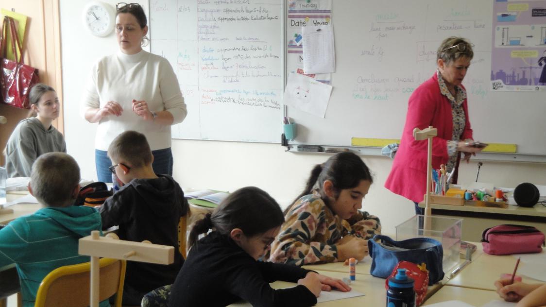Des expériences menées d’après les leçons de Marie Curie à Vendeuvre ...