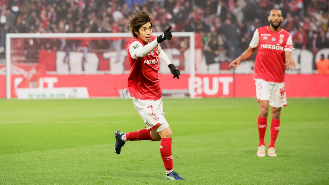 Dans les pas de la journaliste japonaise qui suit Junya Ito et Keito Nakamura au Stade de Reims