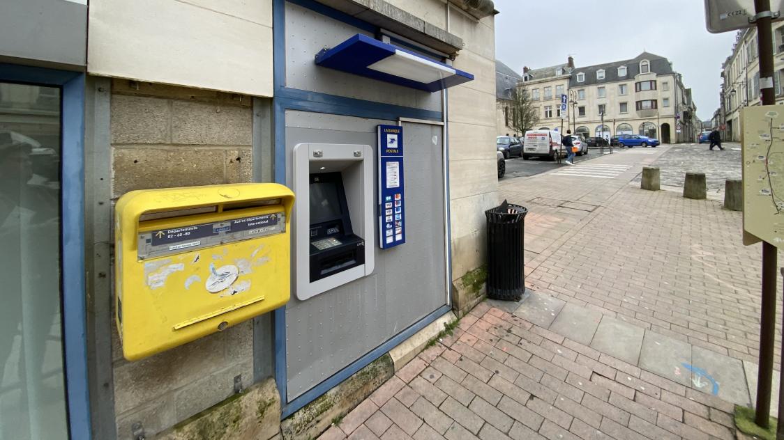 Les distributeurs automatiques de billets se raréfient sur la ville ...