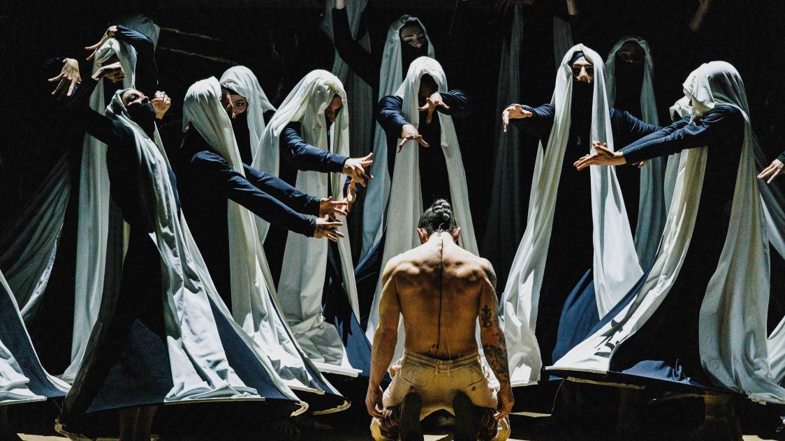 Le spectacle Les 10 commandements ovationné pour la première au ...