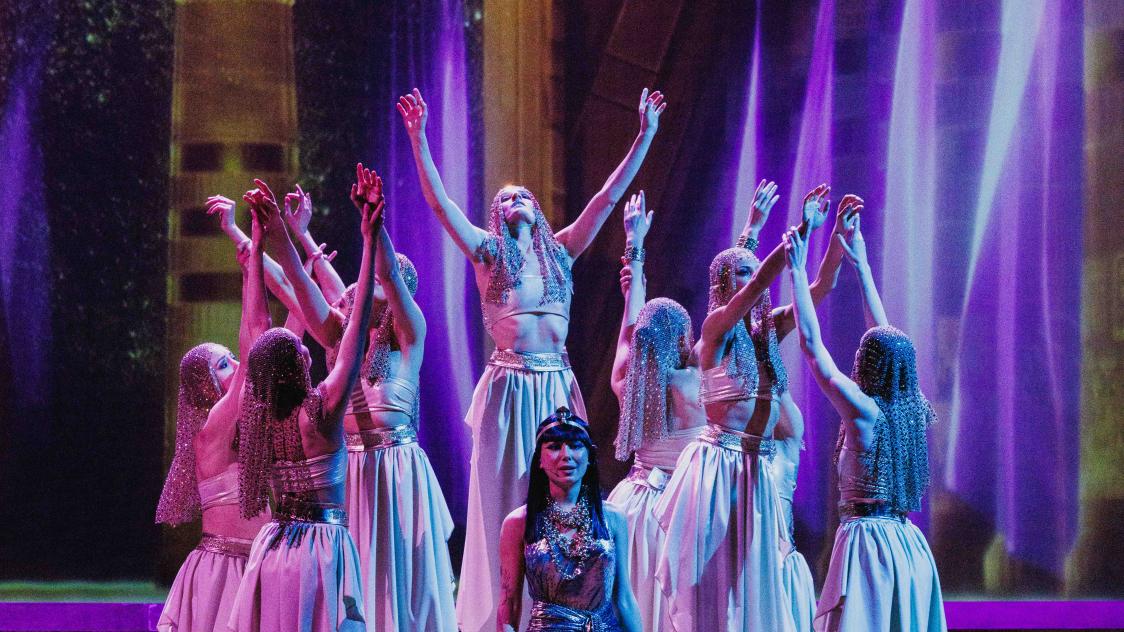 Le spectacle Les 10 commandements ovationné pour la première au ...