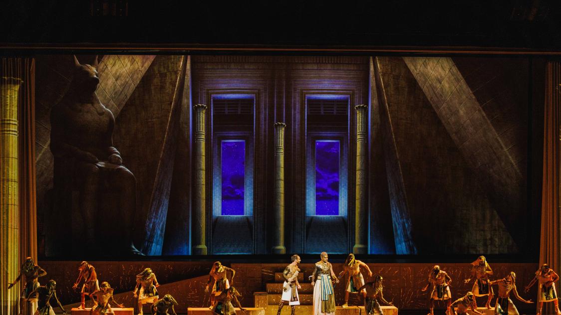 Le spectacle Les 10 commandements ovationné pour la première au ...