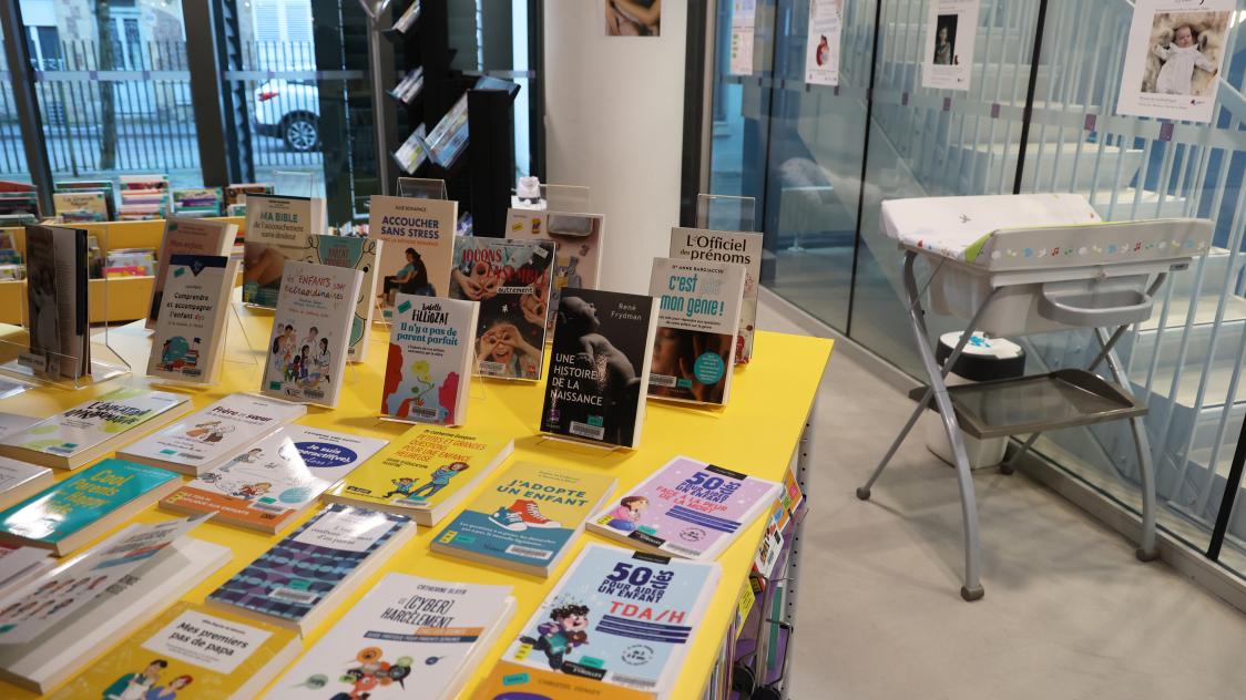 À Charleville-Mézières, un espace allaitement aménagé à la médiathèque ...