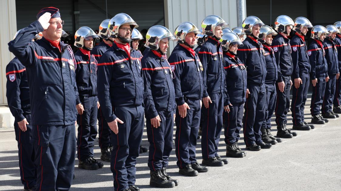 Passation de commandement chez les pompiers de Montmirail entre ...