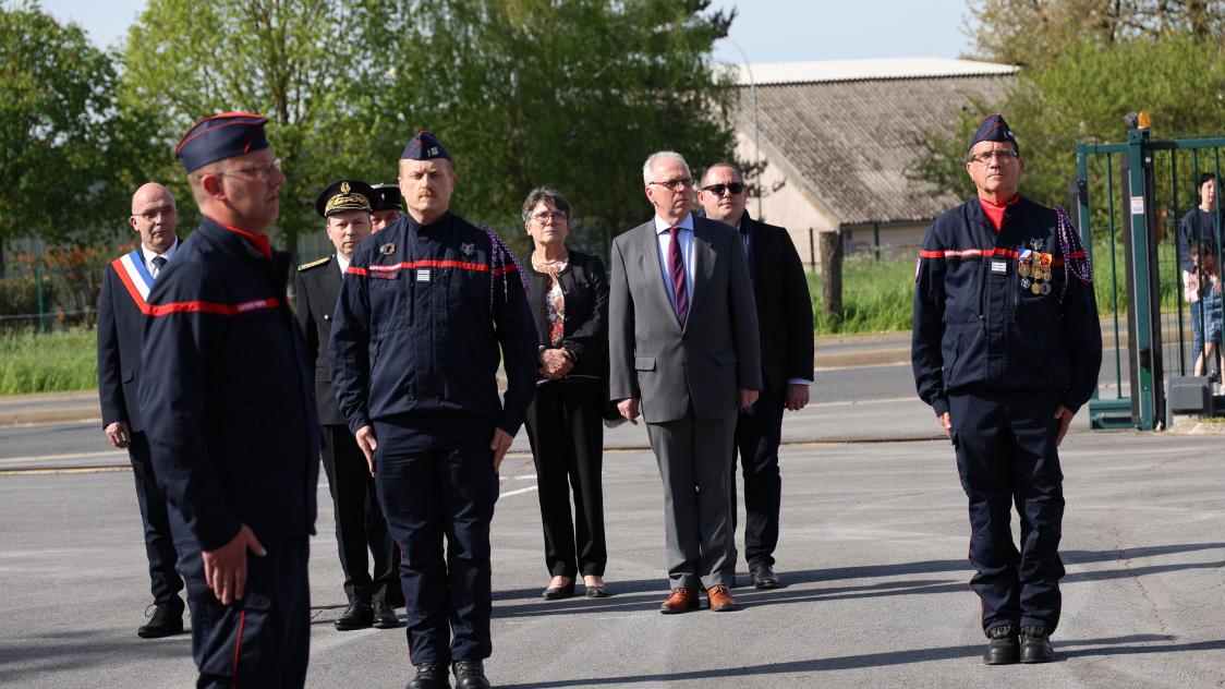 Passation de commandement chez les pompiers de Montmirail entre ...