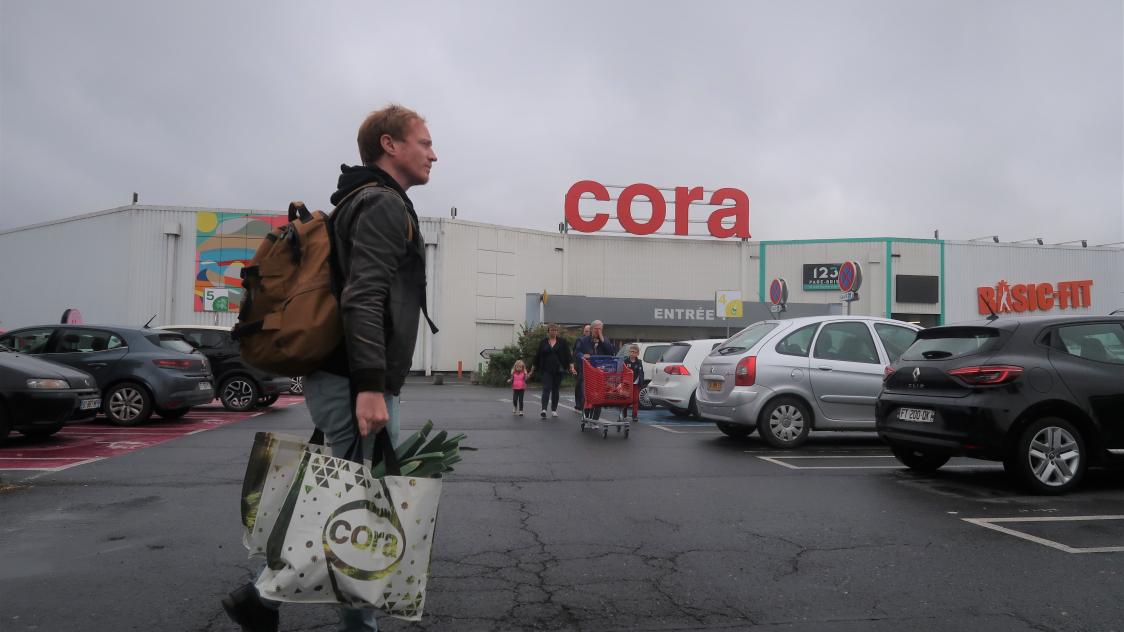 Le rachat de Cora par Carrefour ne chagrine pas les clients à Reims et ...
