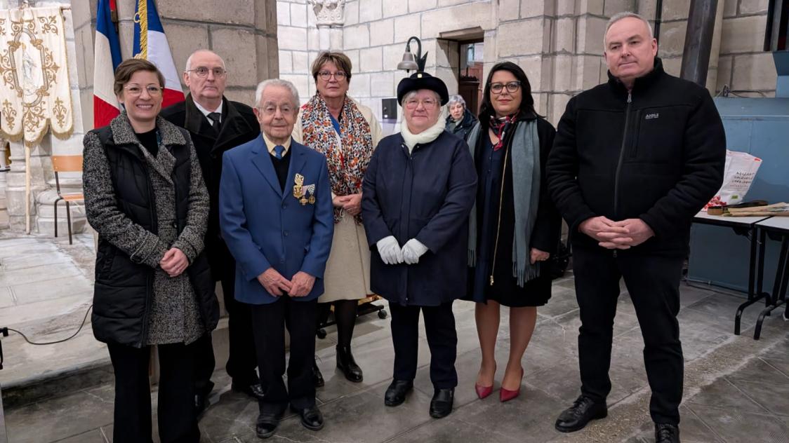 Alain Troizier remercié pour son engagement comme porte-drapeau durant ...