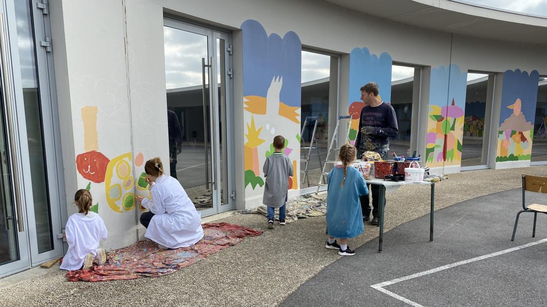 Une fresque participative pour l’école primaire de Mareuil-le-Port