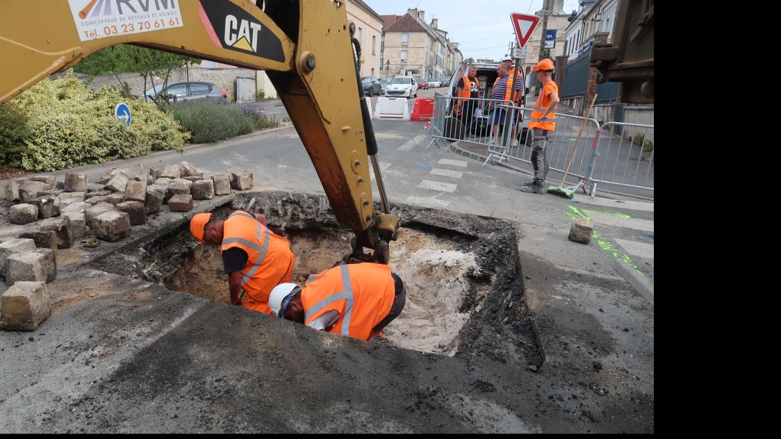 L’avenue de Soissons coupée après un effondrement de chaussée en plein centre-ville de Château ...