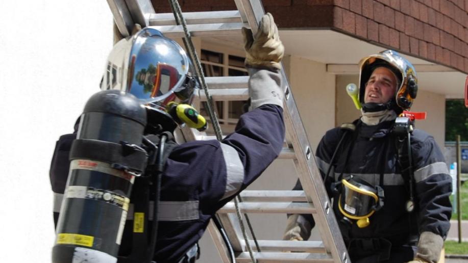 Aurélien, 33 ans, pompier et... hypnotiseur