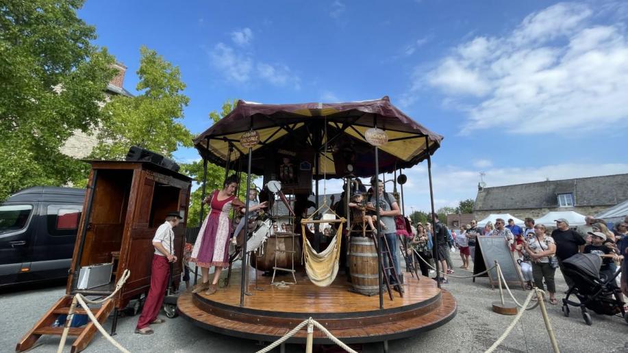 Des milliers de visiteurs à la Fête du bois et de l’artisanat d’Urcel