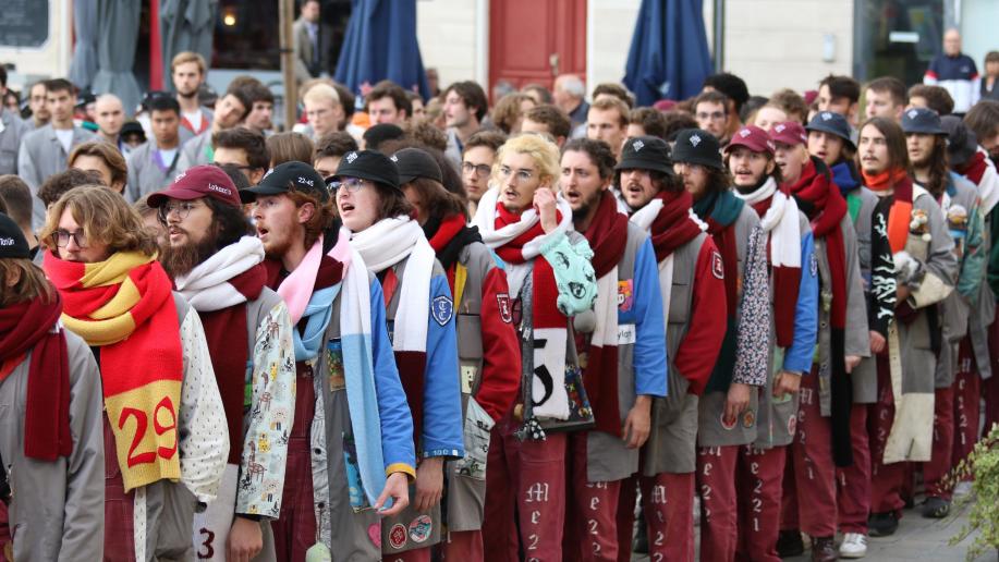 Retour en images sur le défilé des Gadzarts dans le centre-ville de ...