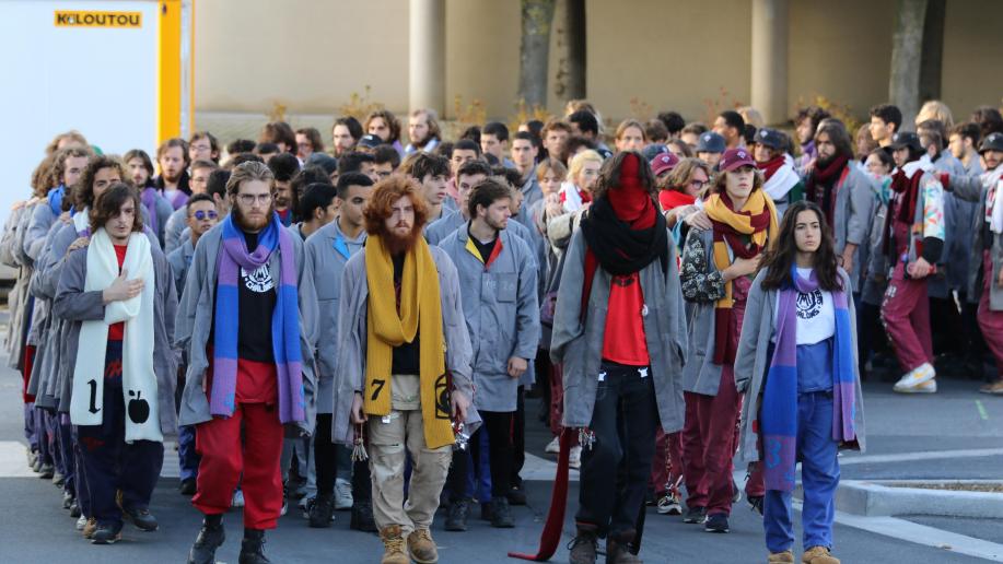 Retour en images sur le défilé des Gadzarts dans le centre-ville de ...