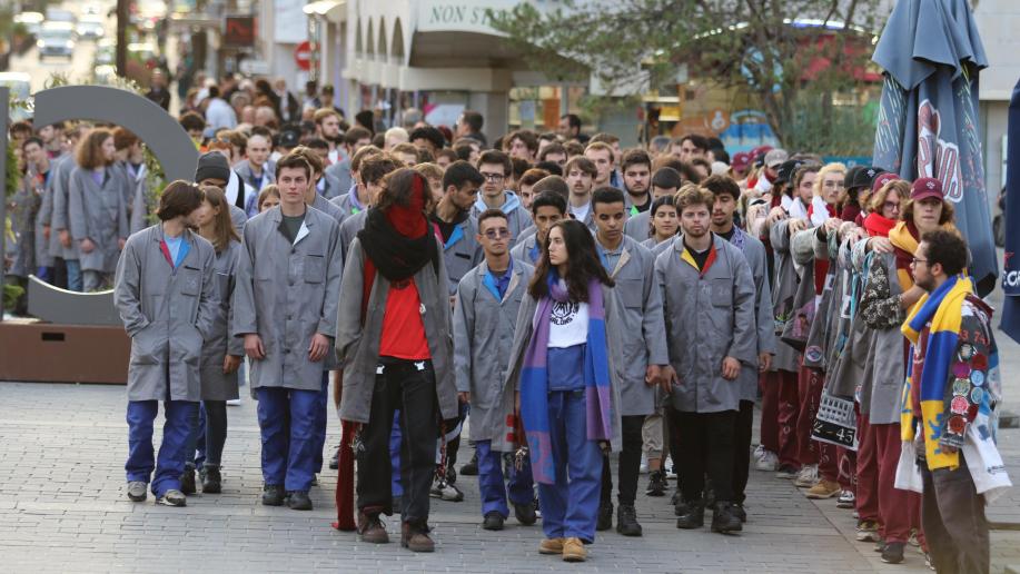 Retour en images sur le défilé des Gadzarts dans le centre-ville de ...