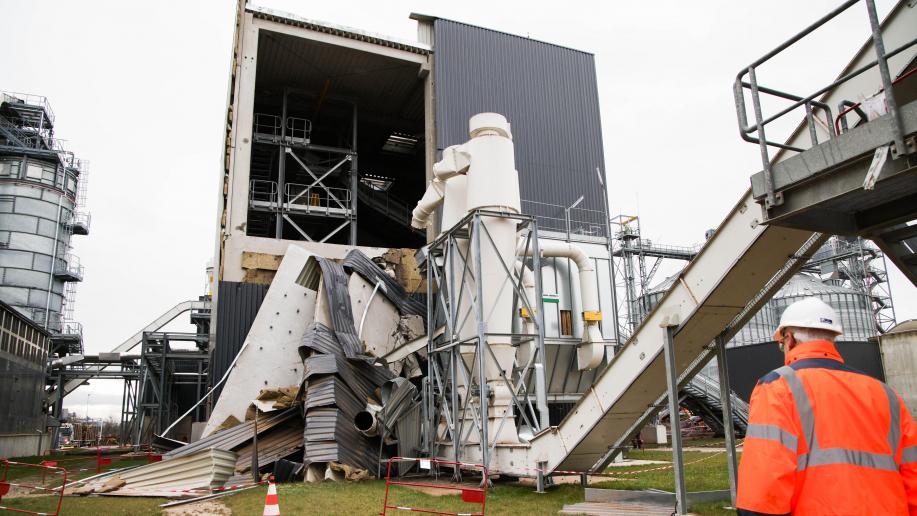 Cinq mois après son incendie, un nouveau départ pour l’usine de pellets ...