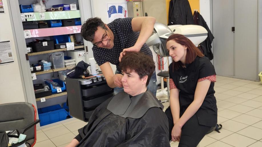 Le coiffeur des stars au lycée Jean-Monnet à La Fère