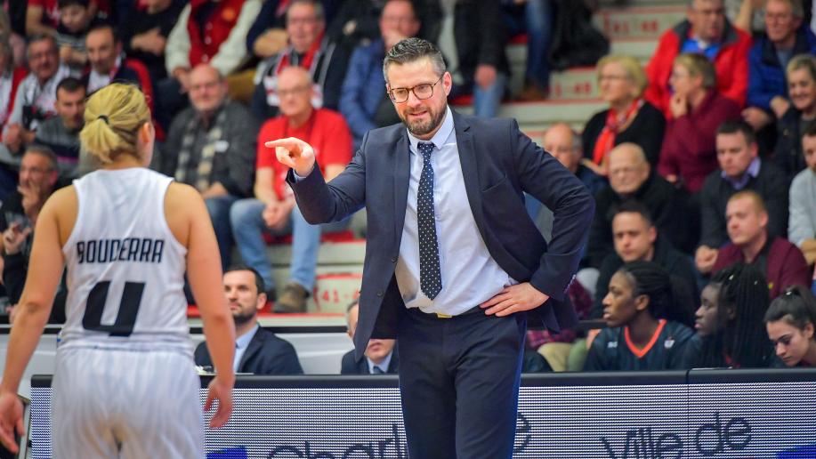 L’entraîneur des Flammes Carolo, Romuald Yernaux, au tribunal pour ...