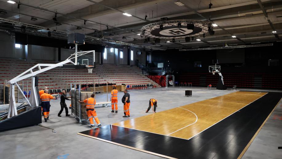 Dans les coulisses de la Guinguette Arena à Charleville-Mézières: oubliez le parquet de basket ...
