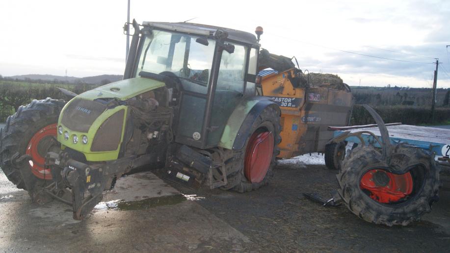 Accident entre un tracteur et une voiture à Marby: aucun blessé