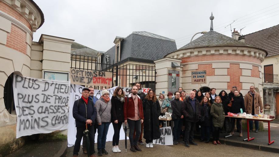 À Château-Thierry, la majorité des professeurs en grève au collège Jean ...