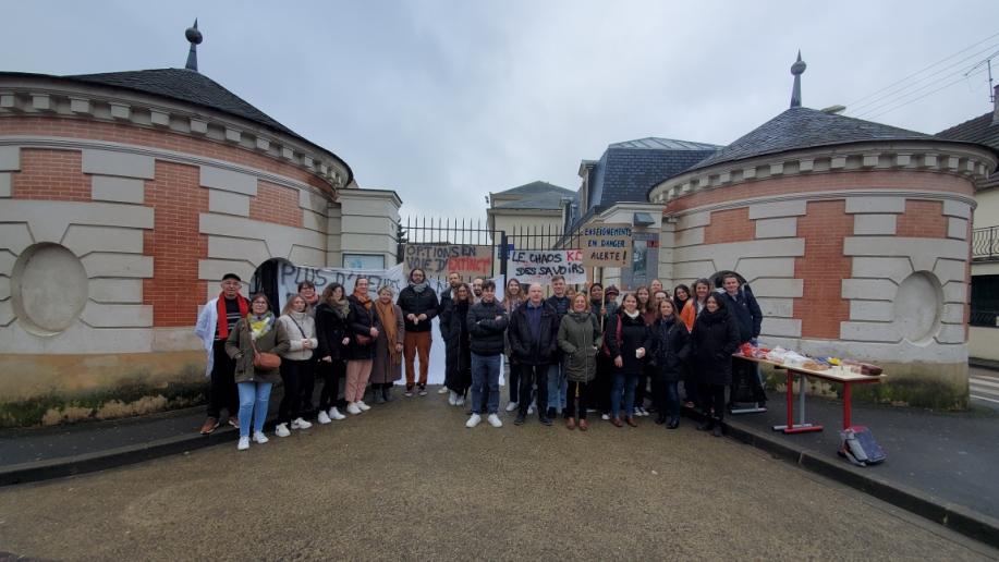 À Château-Thierry, la majorité des professeurs en grève au collège Jean ...