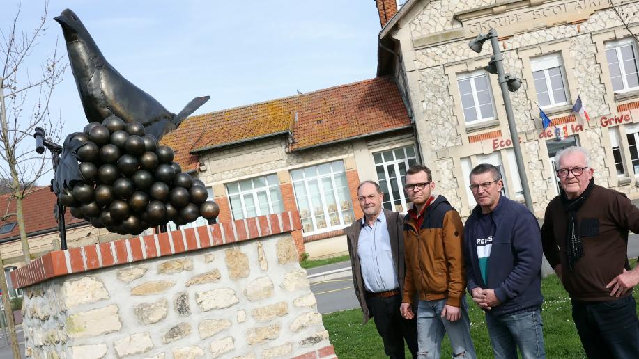 La grive aux raisins métallique de Saint-Erme-Outre-et-Ramecourt ...