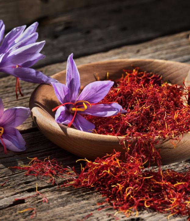 Secrets, usages et bienfaits : tout savoir sur le safran, l’épice star ...