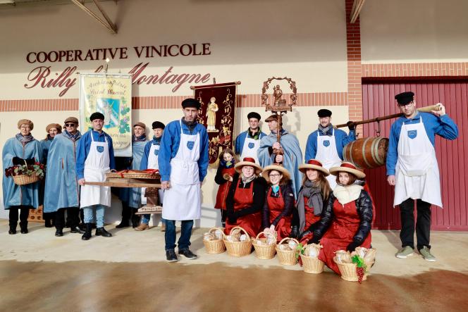 Rilly-la-Montagne a fêté la Saint-Vincent avec sa nouvelle bannière des ...