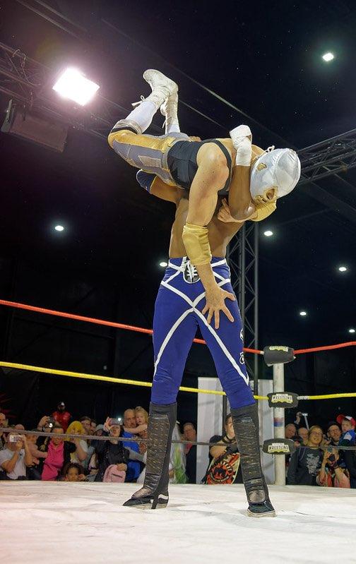 En Belgique, les meilleurs catcheurs à Chimay pour une soirée de gala ...