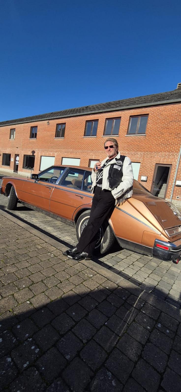 À 75 ans et après 2000 concerts, Johnny Cadillac, le sosie d’Hallyday ...